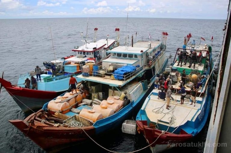 KRI Banda Aceh 593 Periksa 3 Kapal Mencurigakan