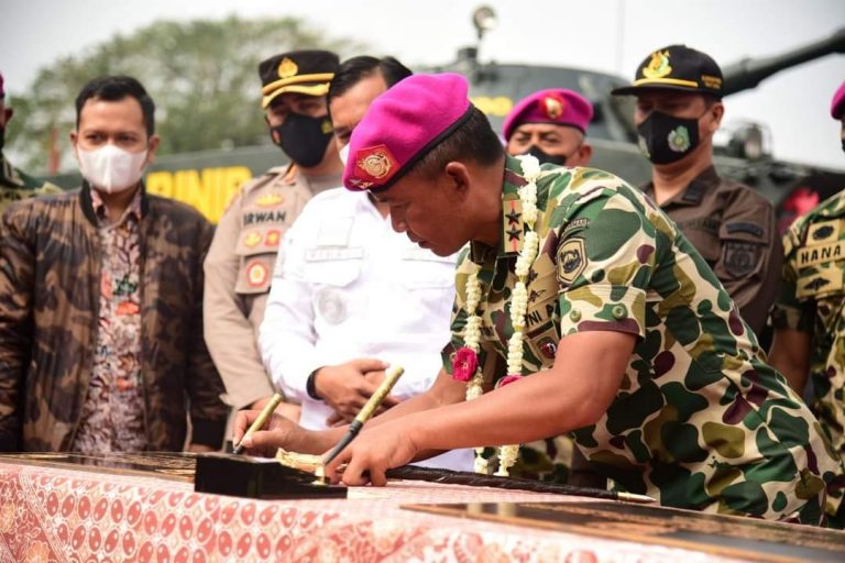 Monumen Alutsista Korps Marinir TNI AL Diresmikan Dankormar